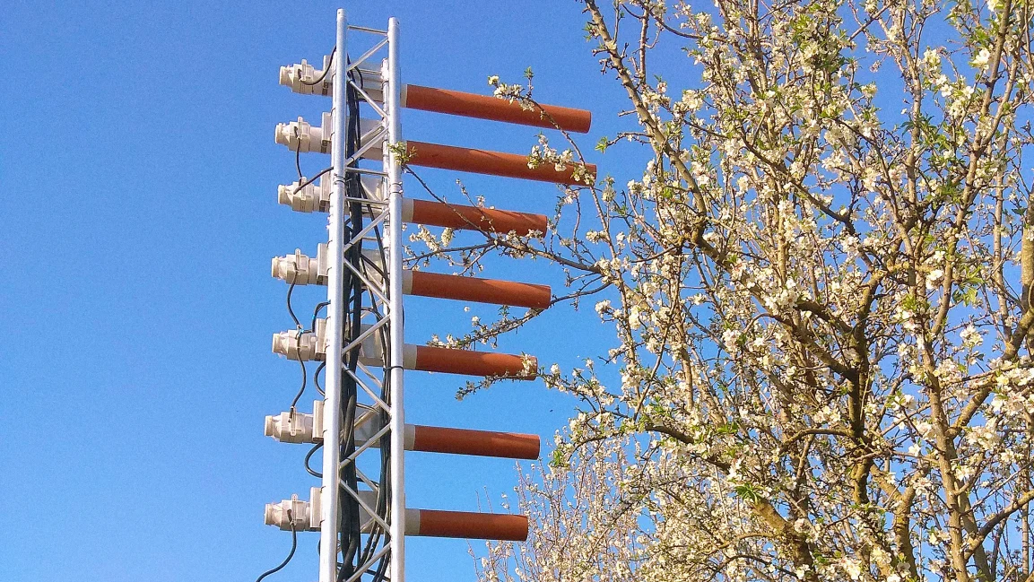 New artificial pollination technology for Australian almonds